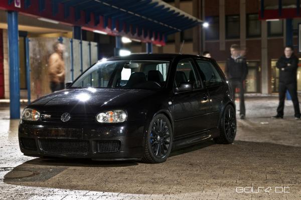 .:R32 "Fotoshooting by Night" - Golf 4 - meinGOLF.de